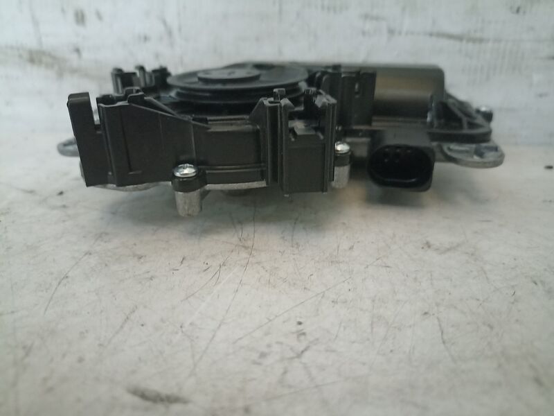 Comprar recambio de Motor Cierre Centralizado Portón varios modelos grupo VAG Ref.3G0827887B ☑️ ...